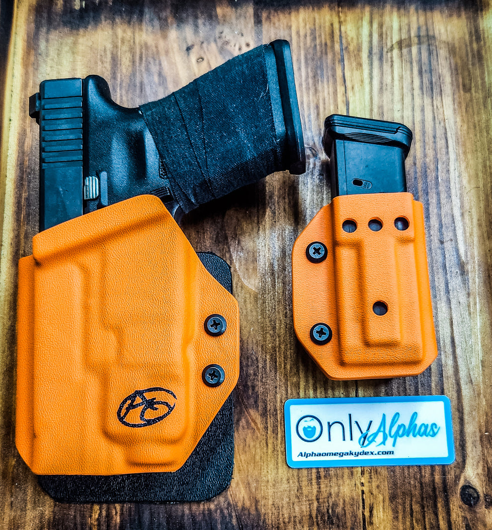 The Essential Light Bearing (Velcro Backpack Holster) w/Single Mag Car ...